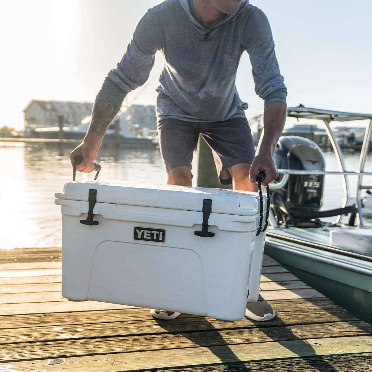 YETI Hielera Rígida Tundra 45 (26 LATAS) Tono BLANCO – Pink Beauty